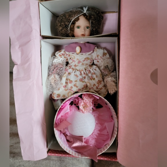 Other | Paradise Galleries Vintage Treasury Collection Premier Edition Julie | Poshmark